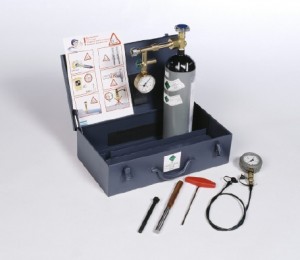 Service Box No. I: Service box for medium and selected heavy hydraulic ...